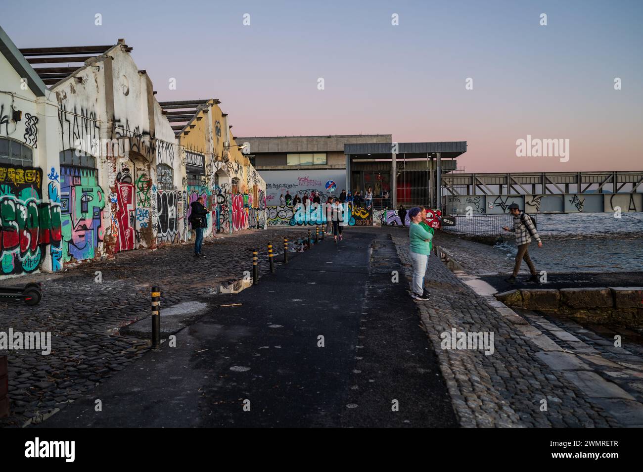 Lisbon waterfront promenade hi-res stock photography and images - Alamy