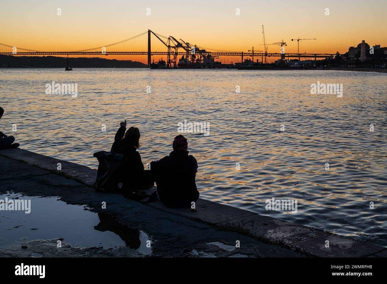 Lisbon waterfront promenade hi-res stock photography and images - Alamy