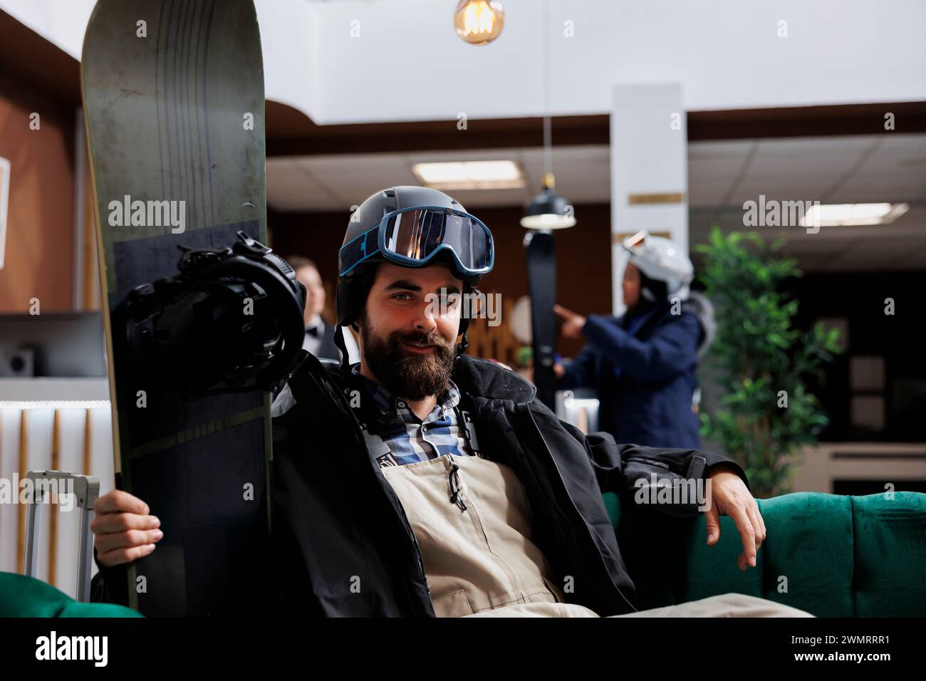 Woman wearing skiing gear hi-res stock photography and images - Alamy
