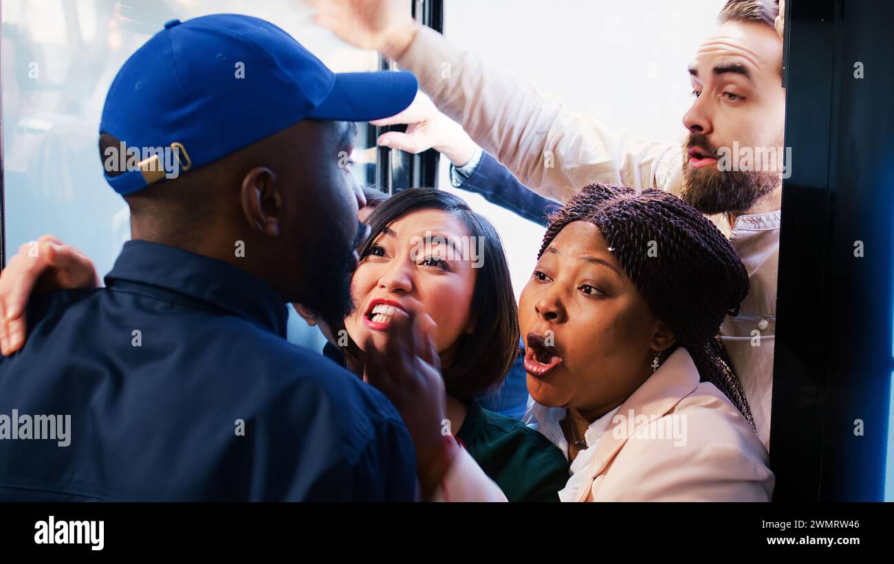 Angry customer shopping mall hi-res stock photography and images - Alamy