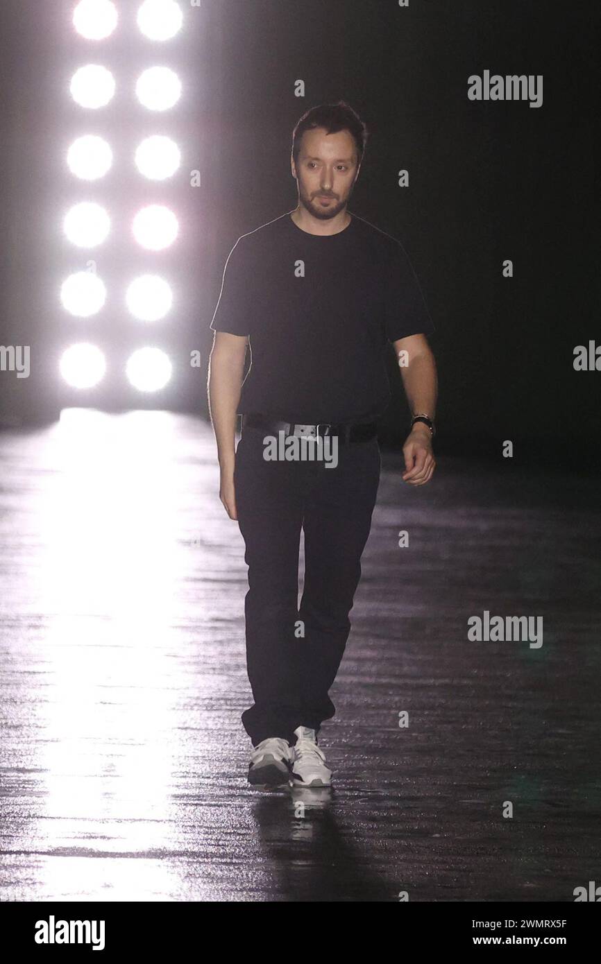 Anthony Vaccarello walks the runway ring the Saint Laurent Womenswear ...