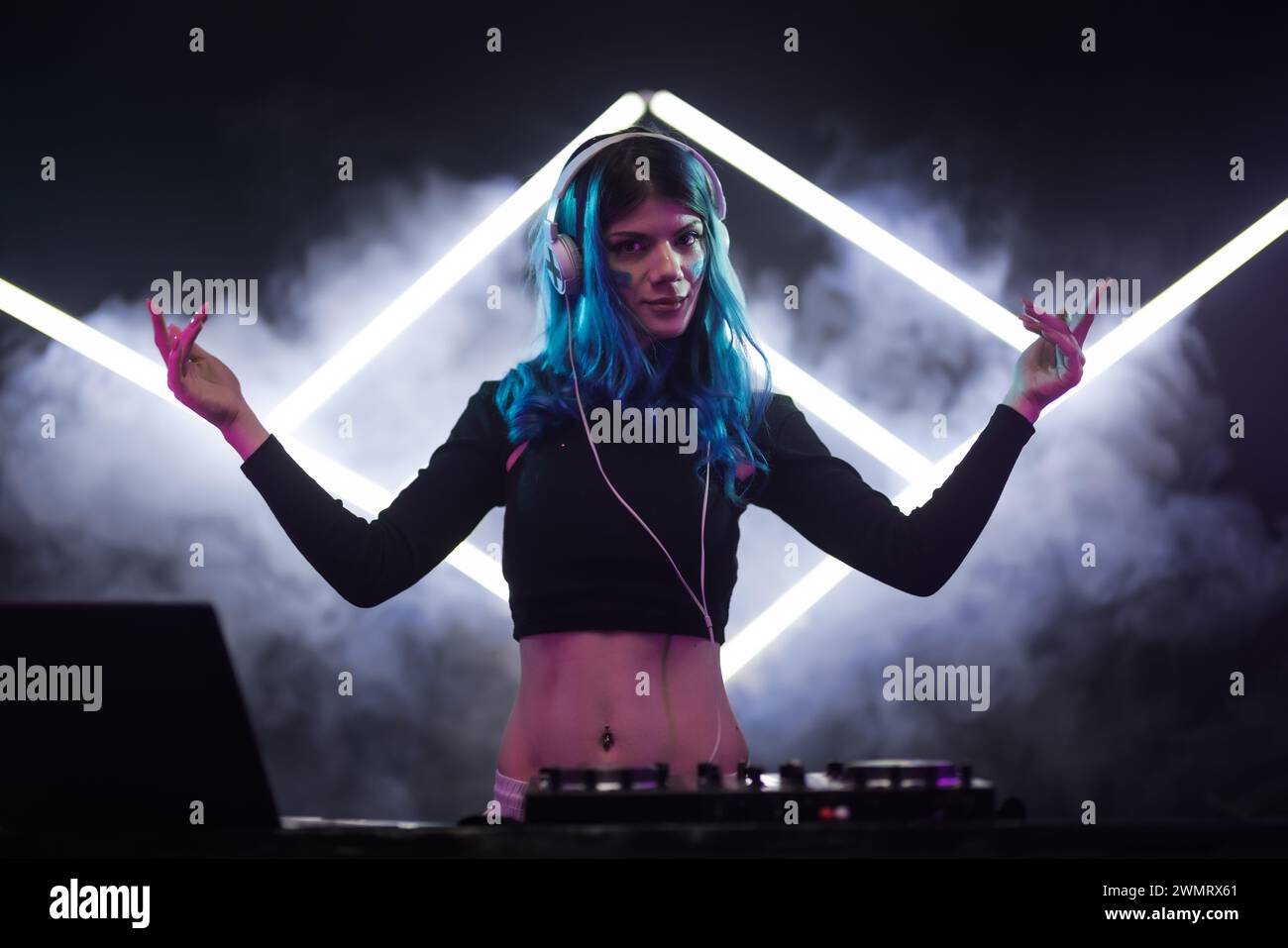 Female disc jockey hi-res stock photography and images - Alamy