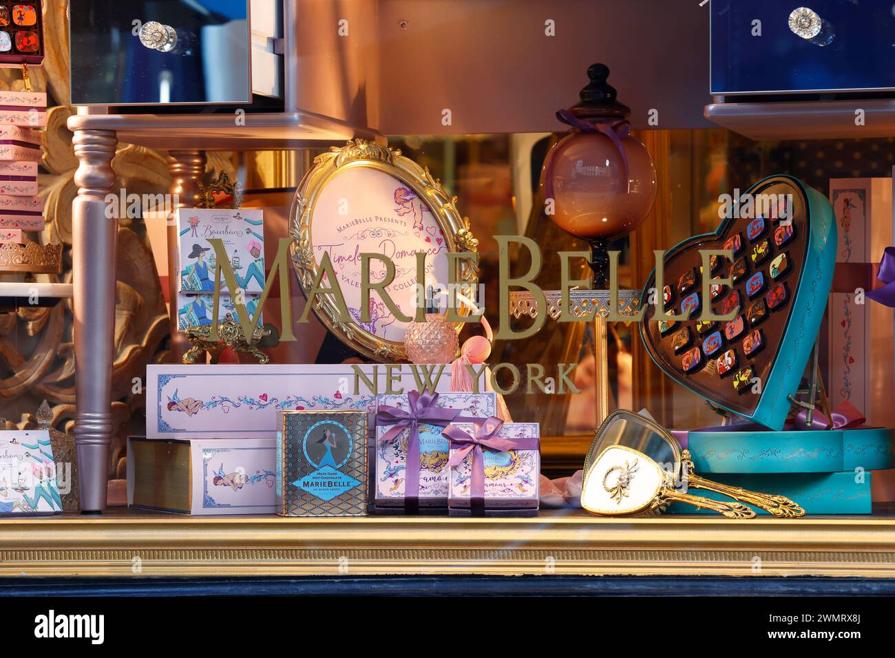 Tea display hi-res stock photography and images - Alamy