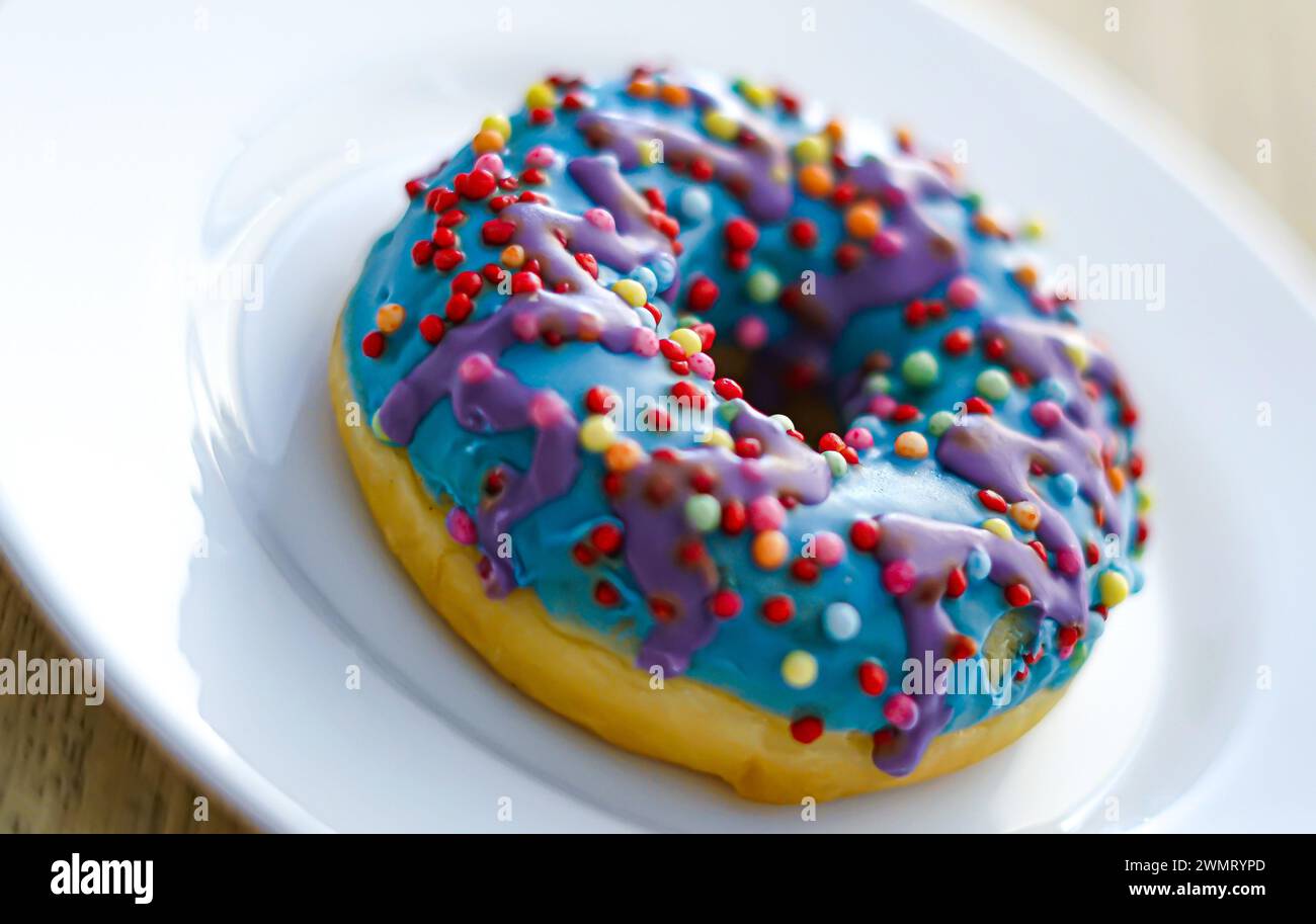 Blue doughnut hi-res stock photography and images - Alamy