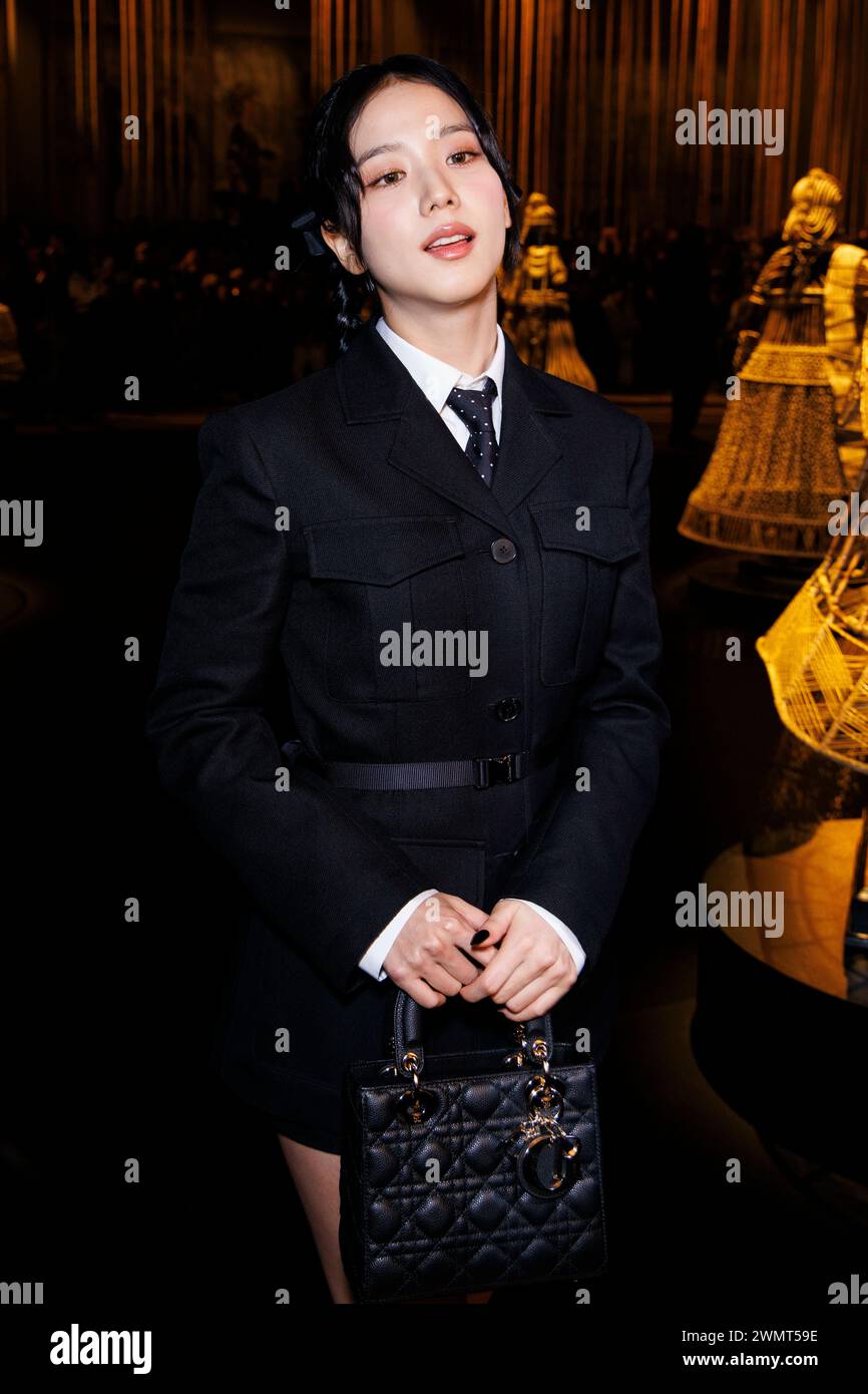 Christian dior paris jisoo hi-res stock photography and images - Alamy