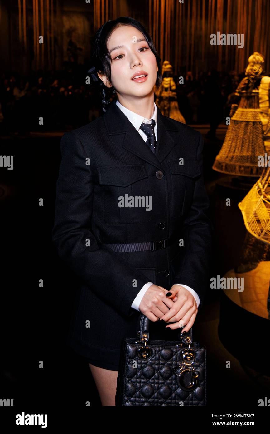 Paris, Frankreich. 27th Feb, 2024. Jisoo attends CHRISTIAN DIOR Fall ...