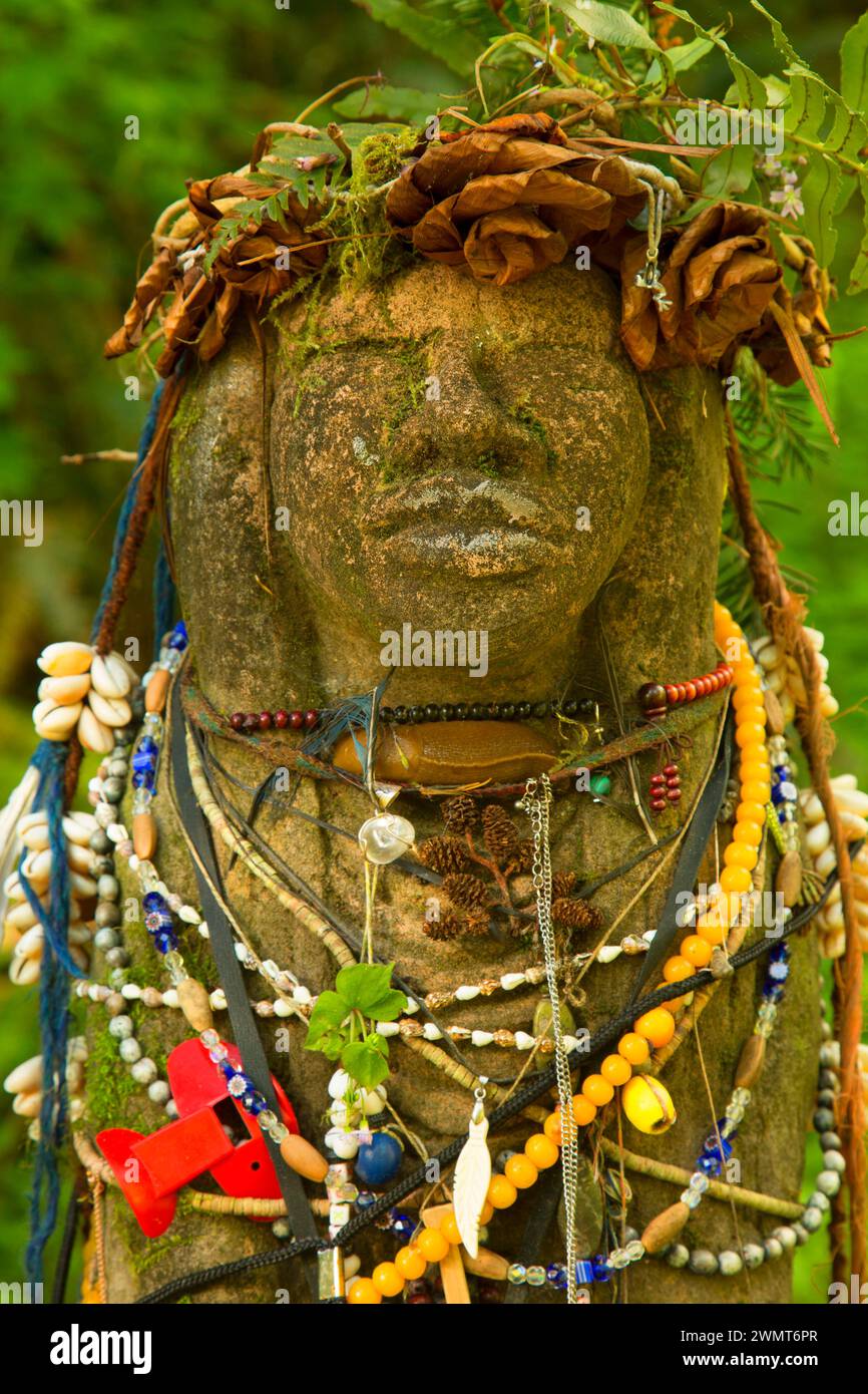 Native american statue hi-res stock photography and images - Alamy