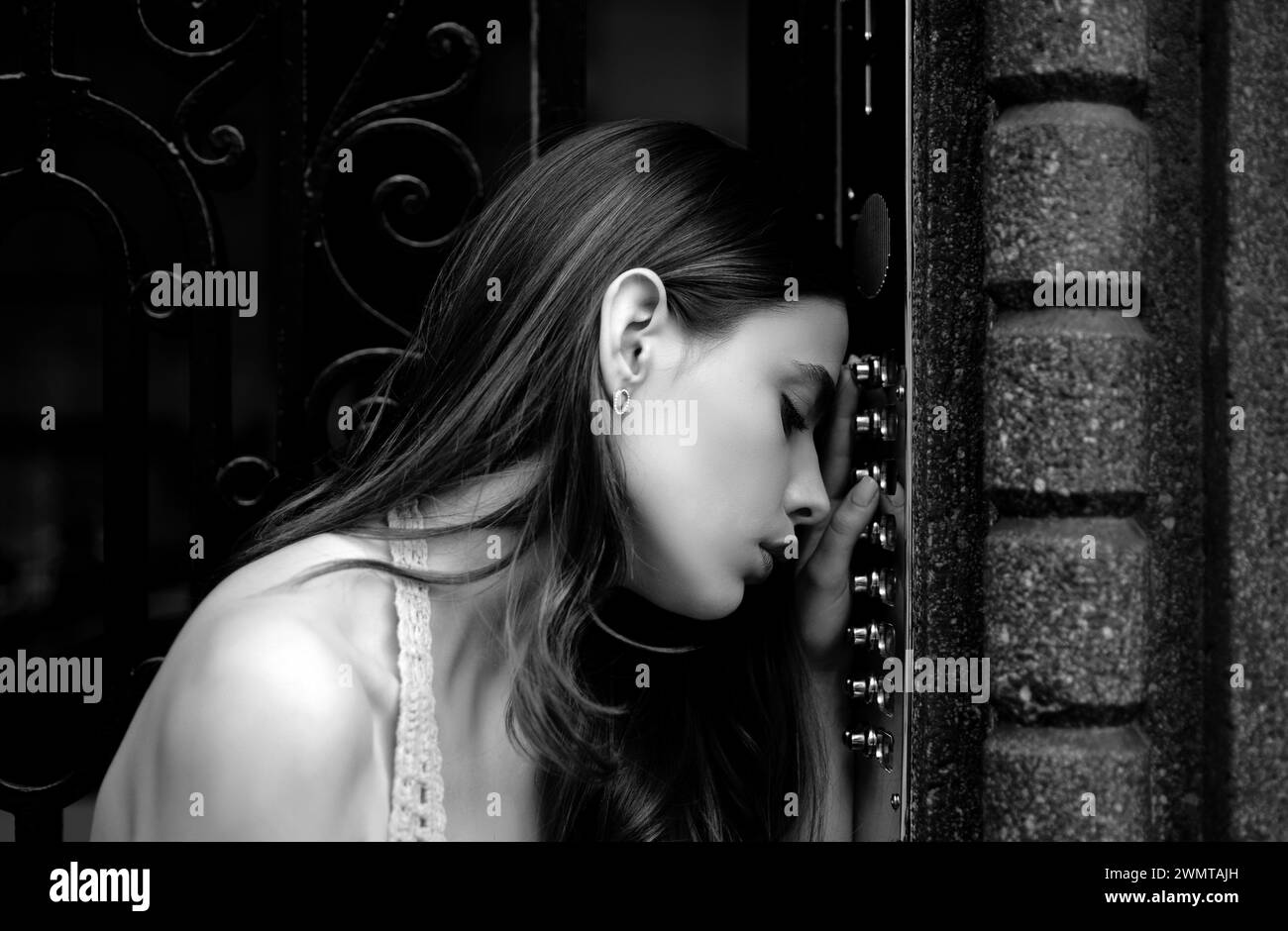 Bell telephone system telephone girl hi-res stock photography and ...