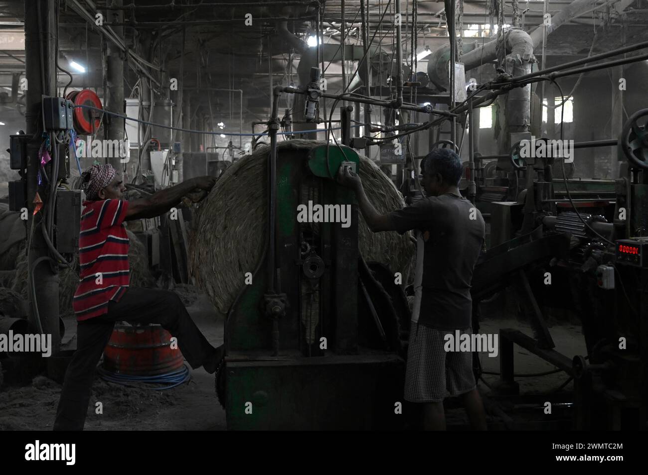 Jute mill calcutta hi-res stock photography and images - Alamy