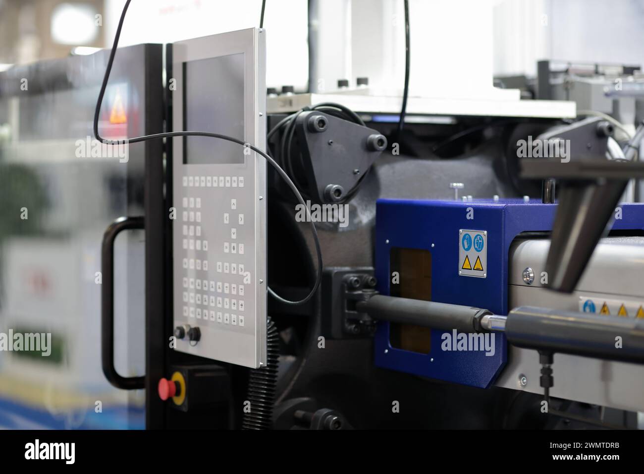 Injection molding machine hi-res stock photography and images - Alamy