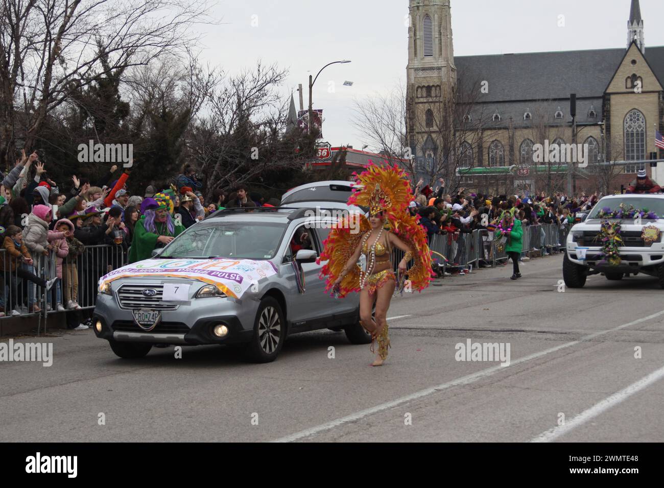 Mardi Gras St. Louis Bud Light Parade 2024 in Soulard-St. Louis ...