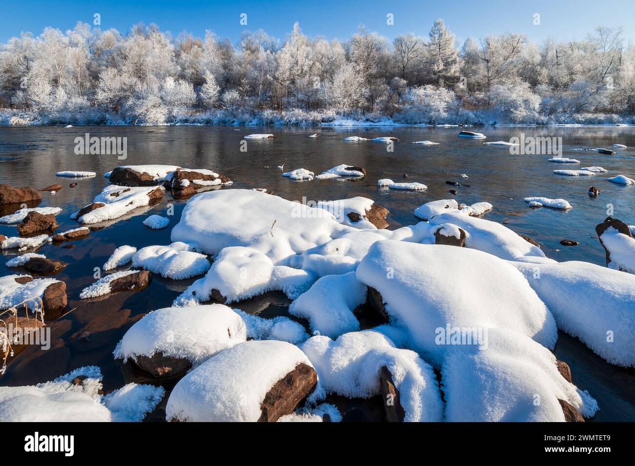 China heilongjiang province park frozen river hi-res stock photography ...