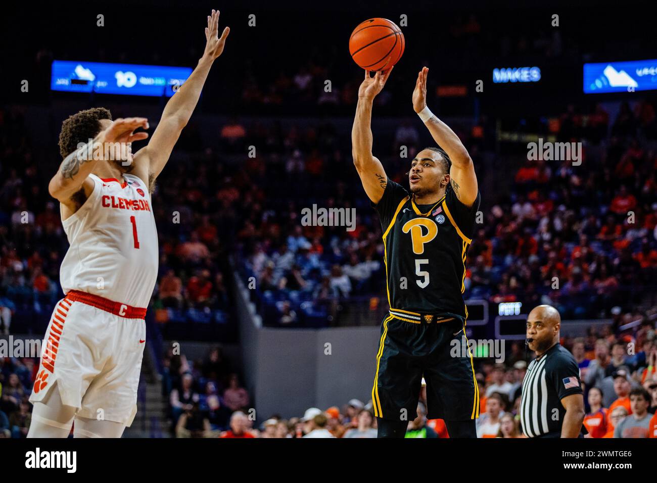 Clemson, SC, USA. 27th Feb, 2024. Pittsburgh Panthers guard Ishmael ...