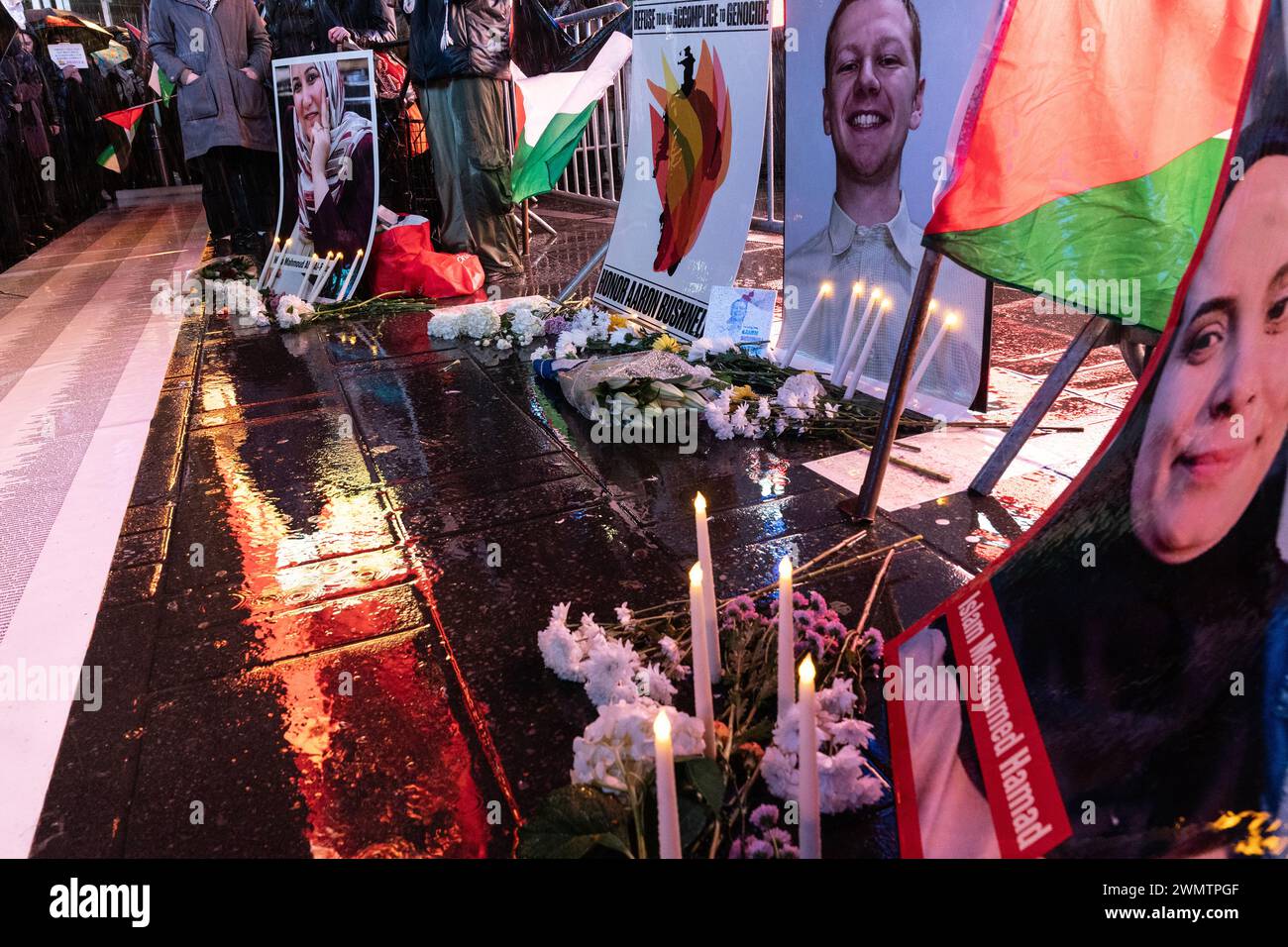Activists gathered on Times Square at U. S. Army Recruiting Office in ...