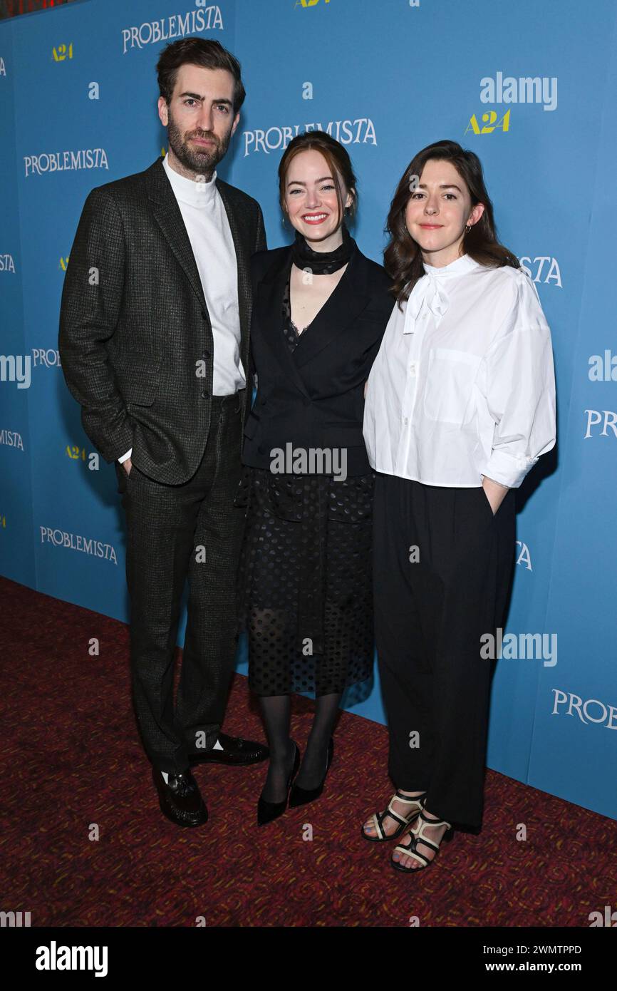 Photo by: zz/NDZ/STAR MAX/IPx 2024 2/27/24 Dave McCary, Emma Stone and ...