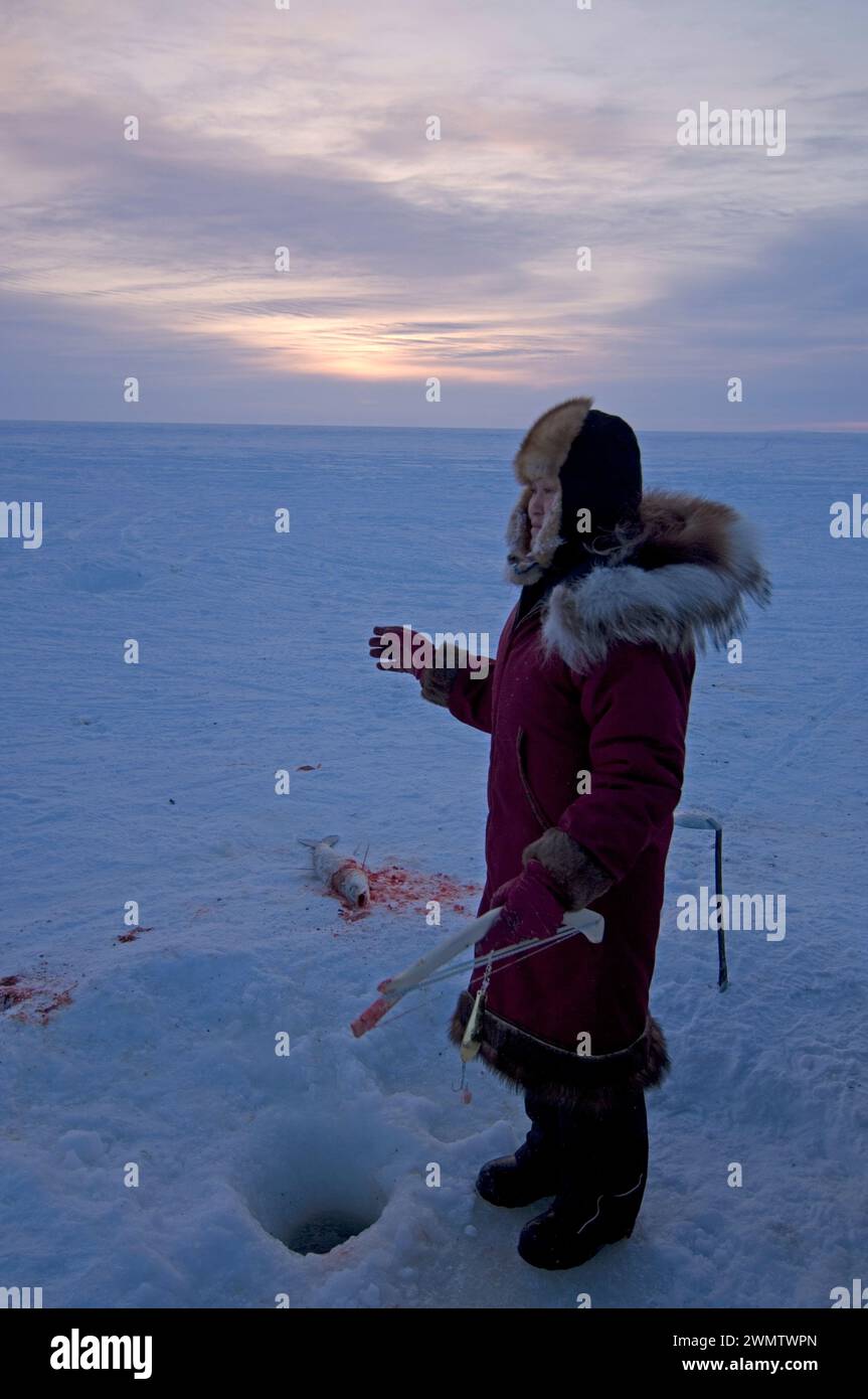 Native american traditional fishing hi-res stock photography and images ...