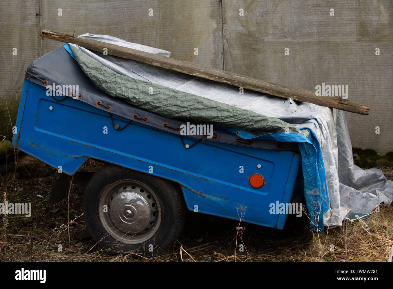 Backyard outdoor hi-res stock photography and images - Alamy