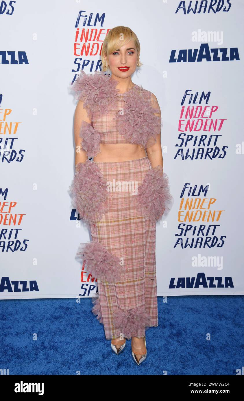 SANTA MONICA, CALIFORNIA - FEBRUARY 25: Zoe Lister-Jones attends the ...