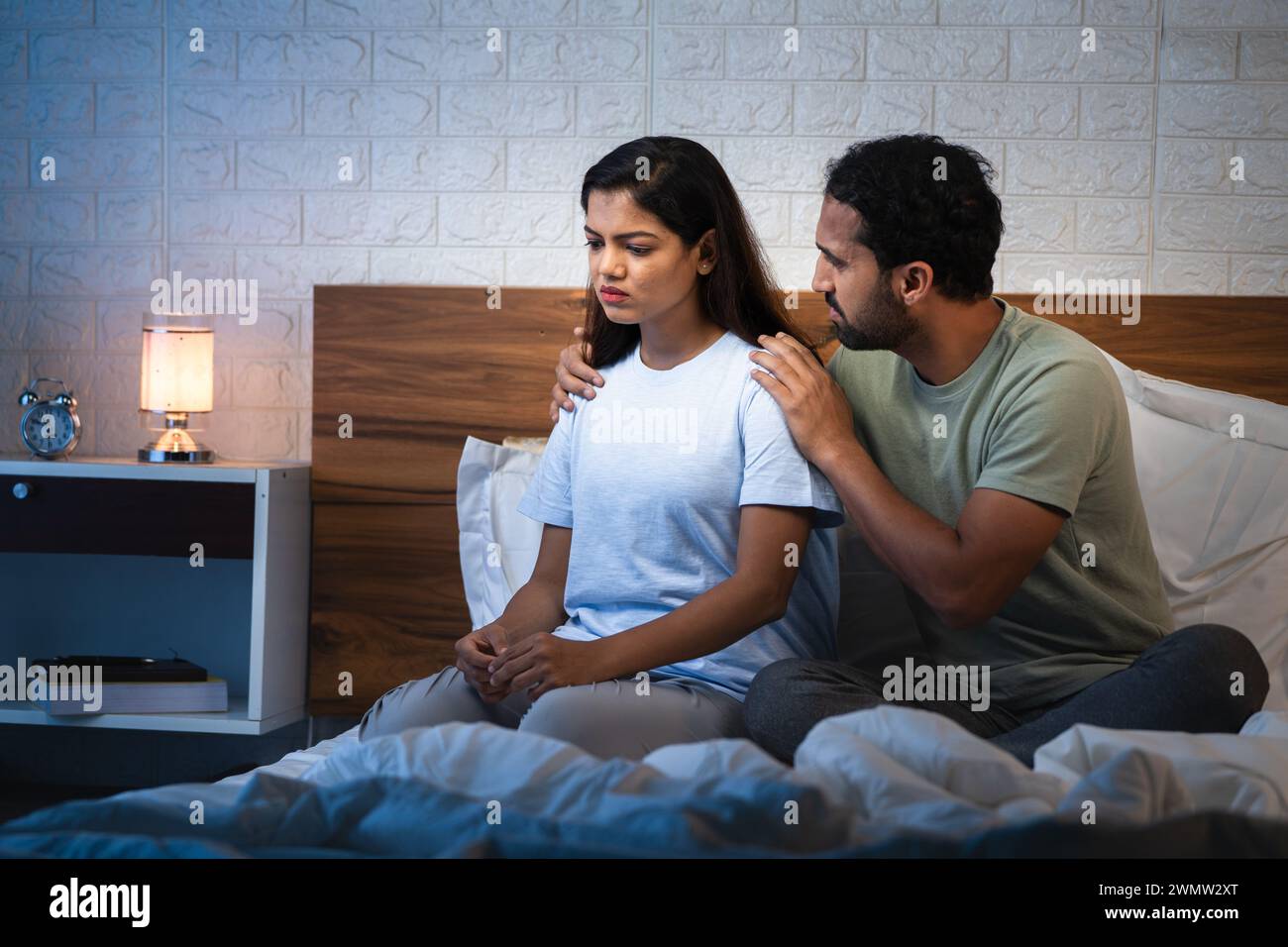 Family distress worried hi-res stock photography and images - Alamy