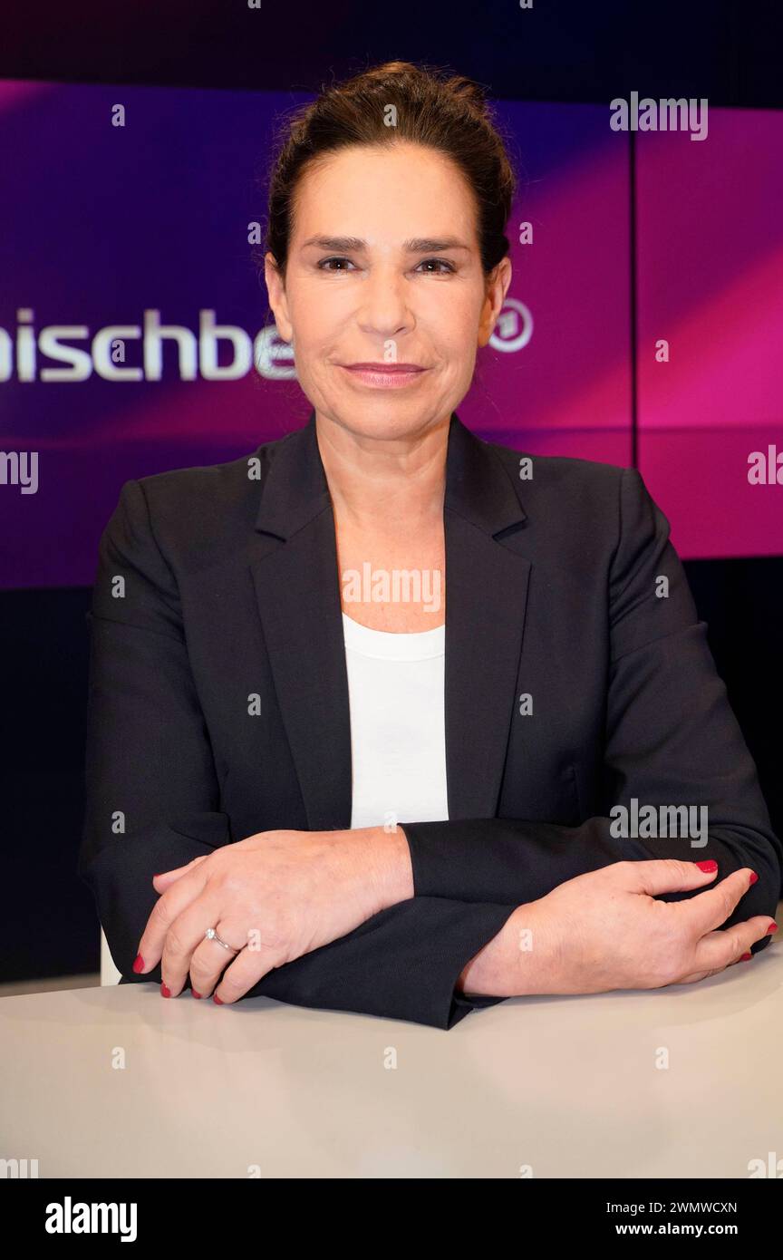 Dagmar Rosenfeld in der ARD-Talkshow maischberger im Studio Berlin ...