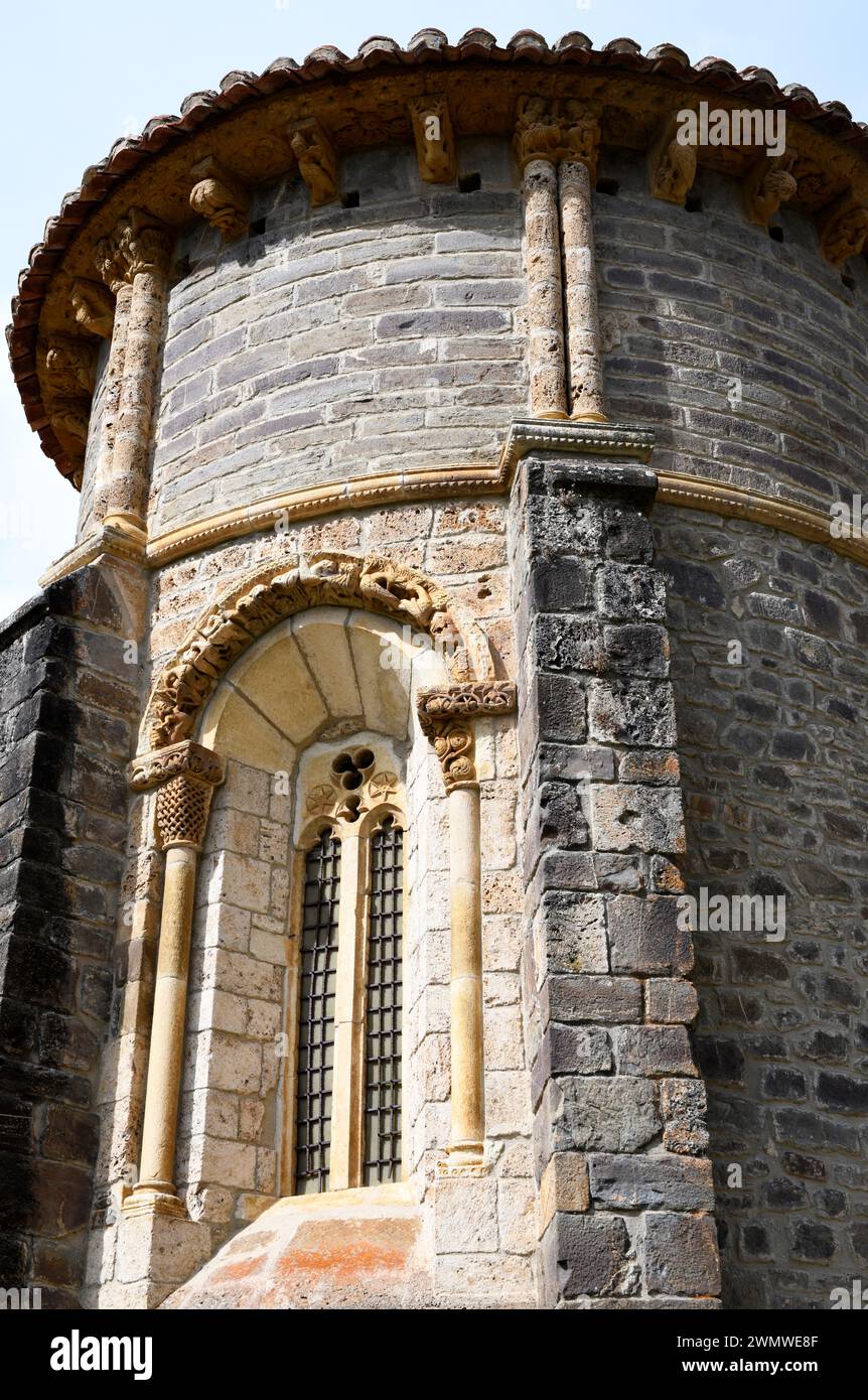 Santa Maria de Piasca church (romanesque 12th century). Apse (gothic ...