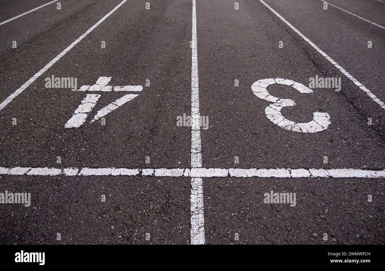 Sprint point finish hi-res stock photography and images - Alamy