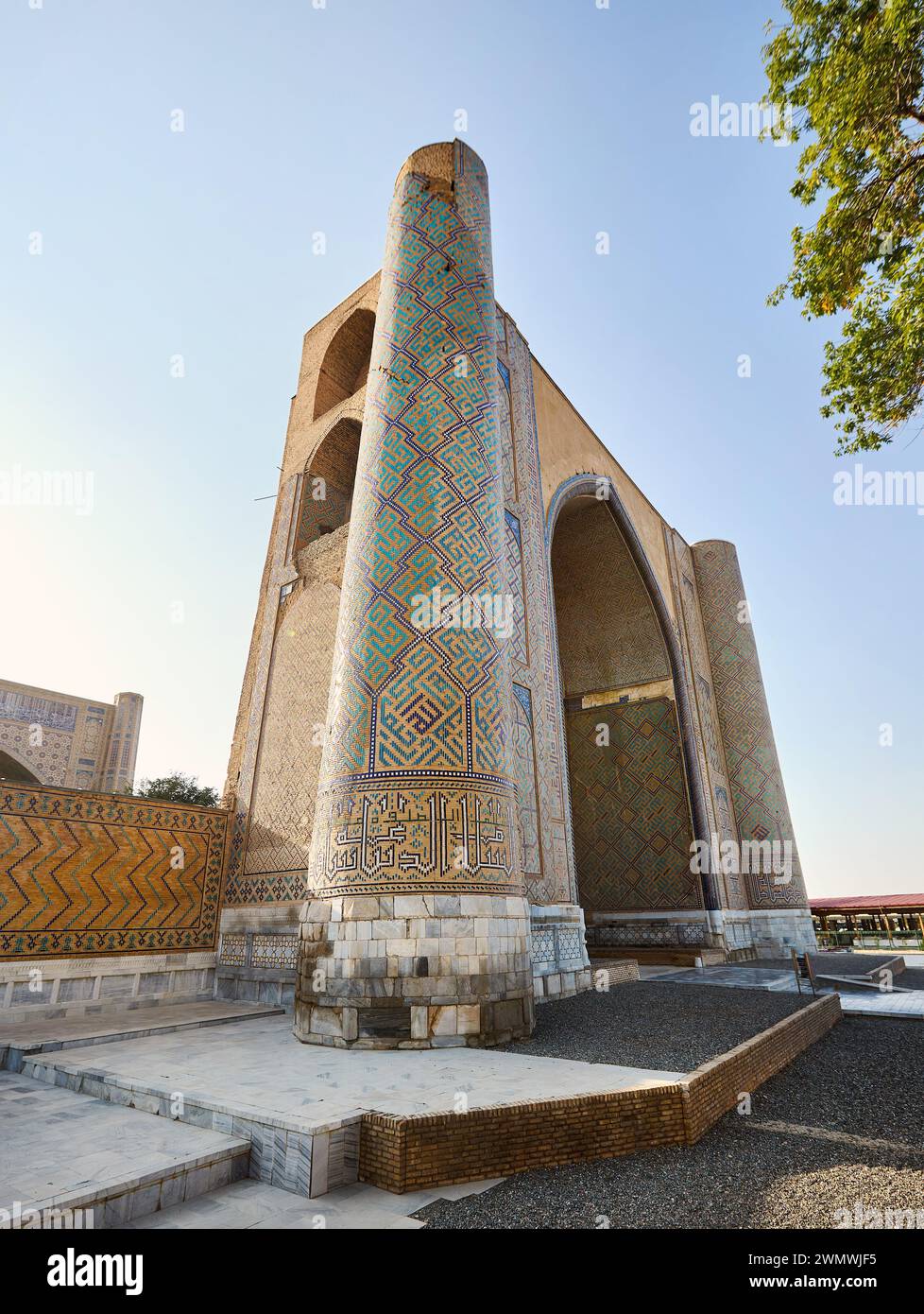 Historical old building of Bibi Khanum Mosque in Samarkand, Uzbekistan ...