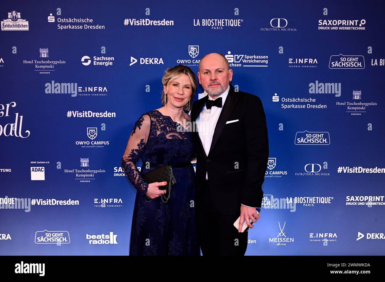 Simone Adams mit Begleitung beim 16. SemperOpernball 2024 in der ...