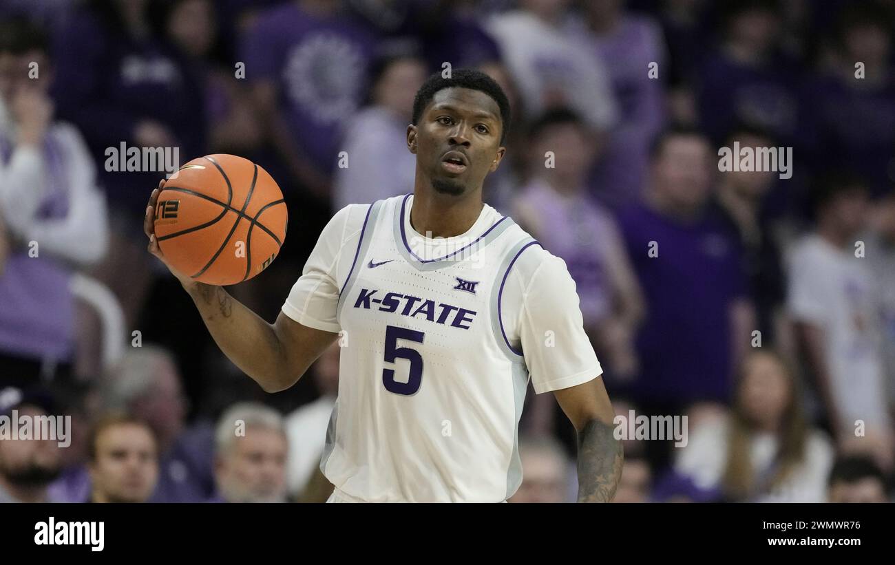 Kansas State guard Cam Carter drives during the second half of an NCAA ...