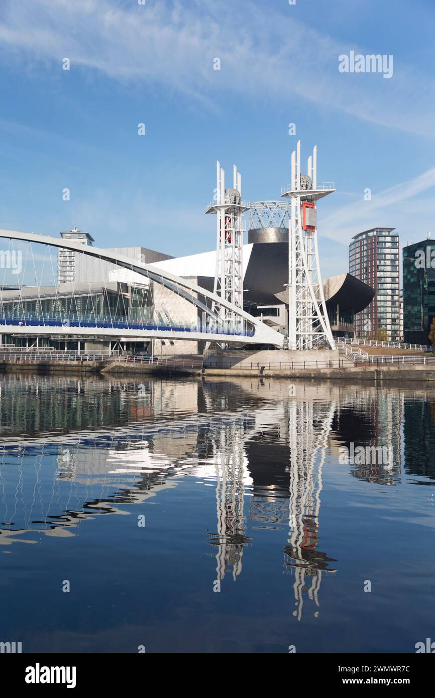 Lowry theatre and footbridge hi-res stock photography and images - Alamy