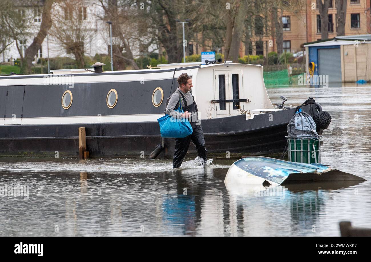 Warning for barges hi-res stock photography and images - Alamy