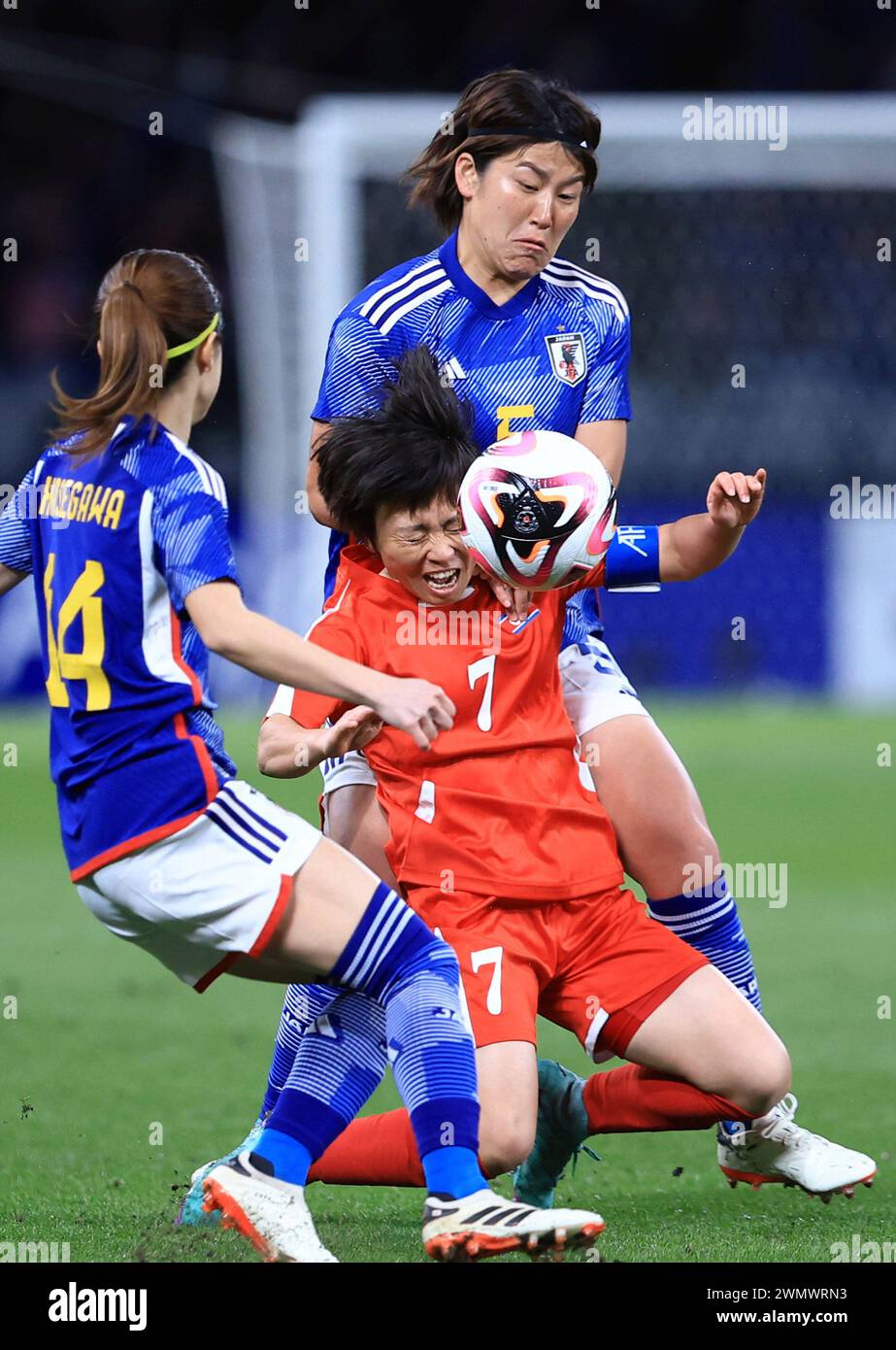 Japan's HASEGAWA Yui (L), TAKAHASHI Hana(R), and North Korea's SUNG ...