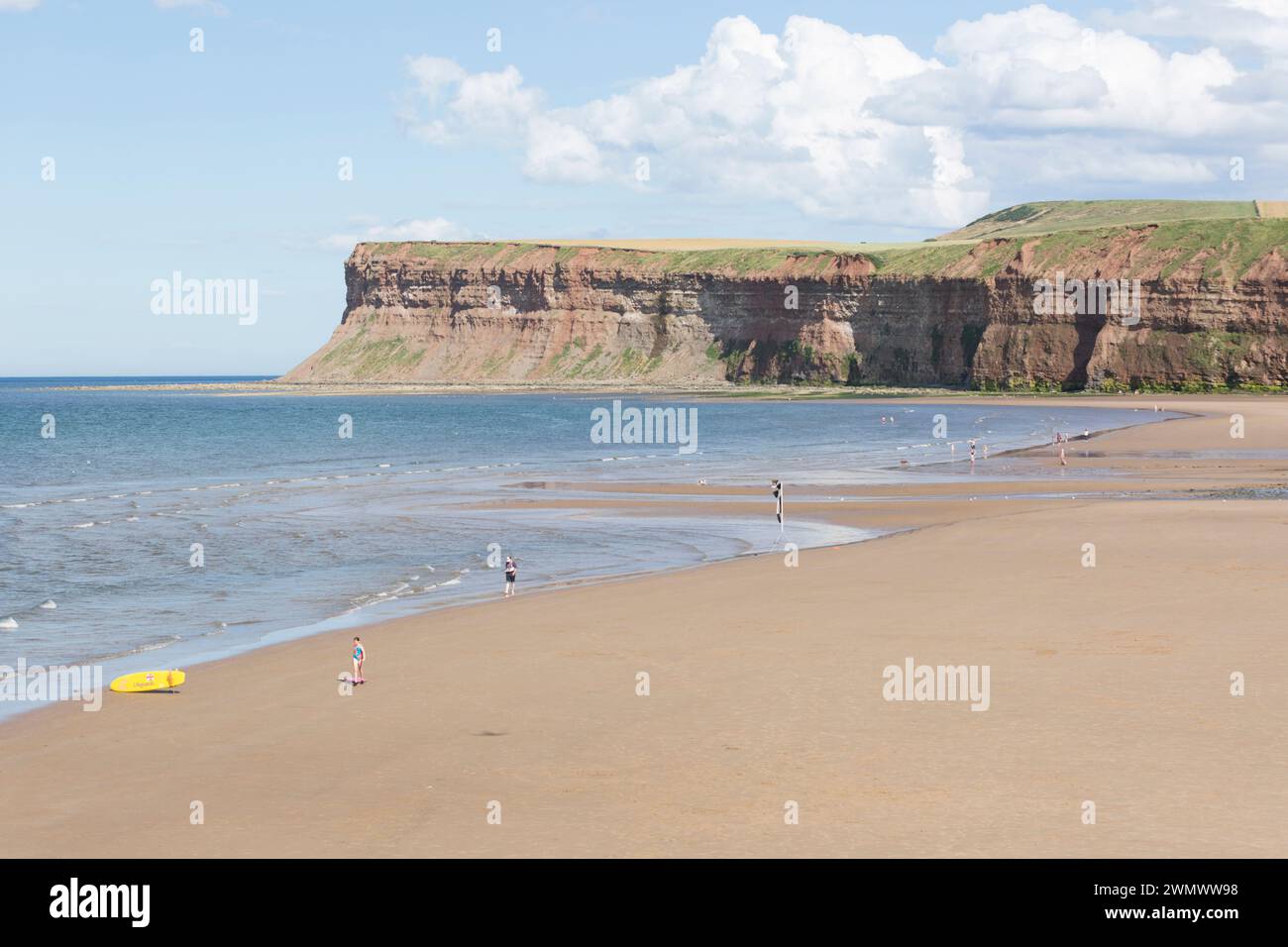 Beach saltburn hi-res stock photography and images - Alamy