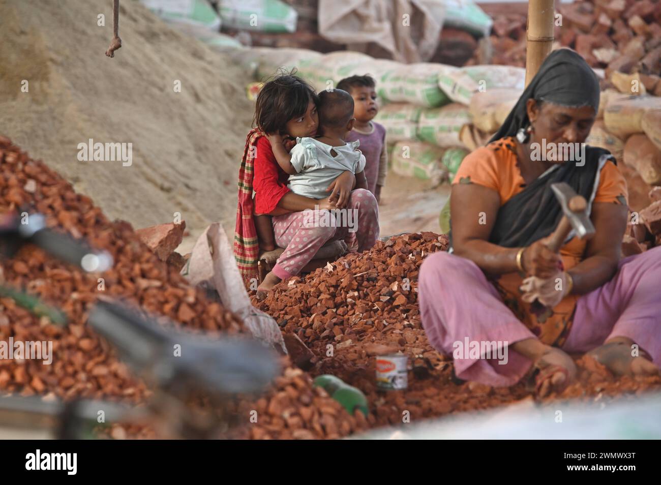Dhaka, Dhaka, Bangladesh. 28th Feb, 2024. Bangladeshi women, Men and ...