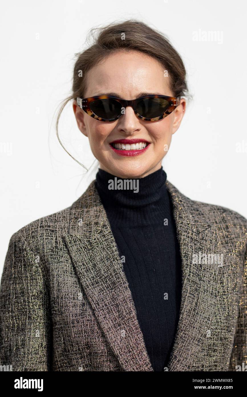 Natalie Portman departs from the Christian Dior Fall/Winter 2024-2025 ...
