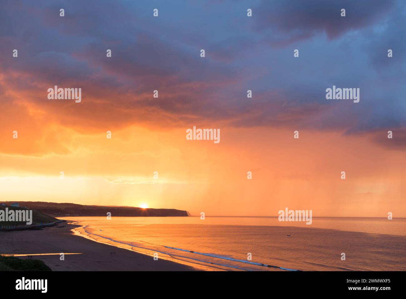 Whitby weather hi-res stock photography and images - Alamy