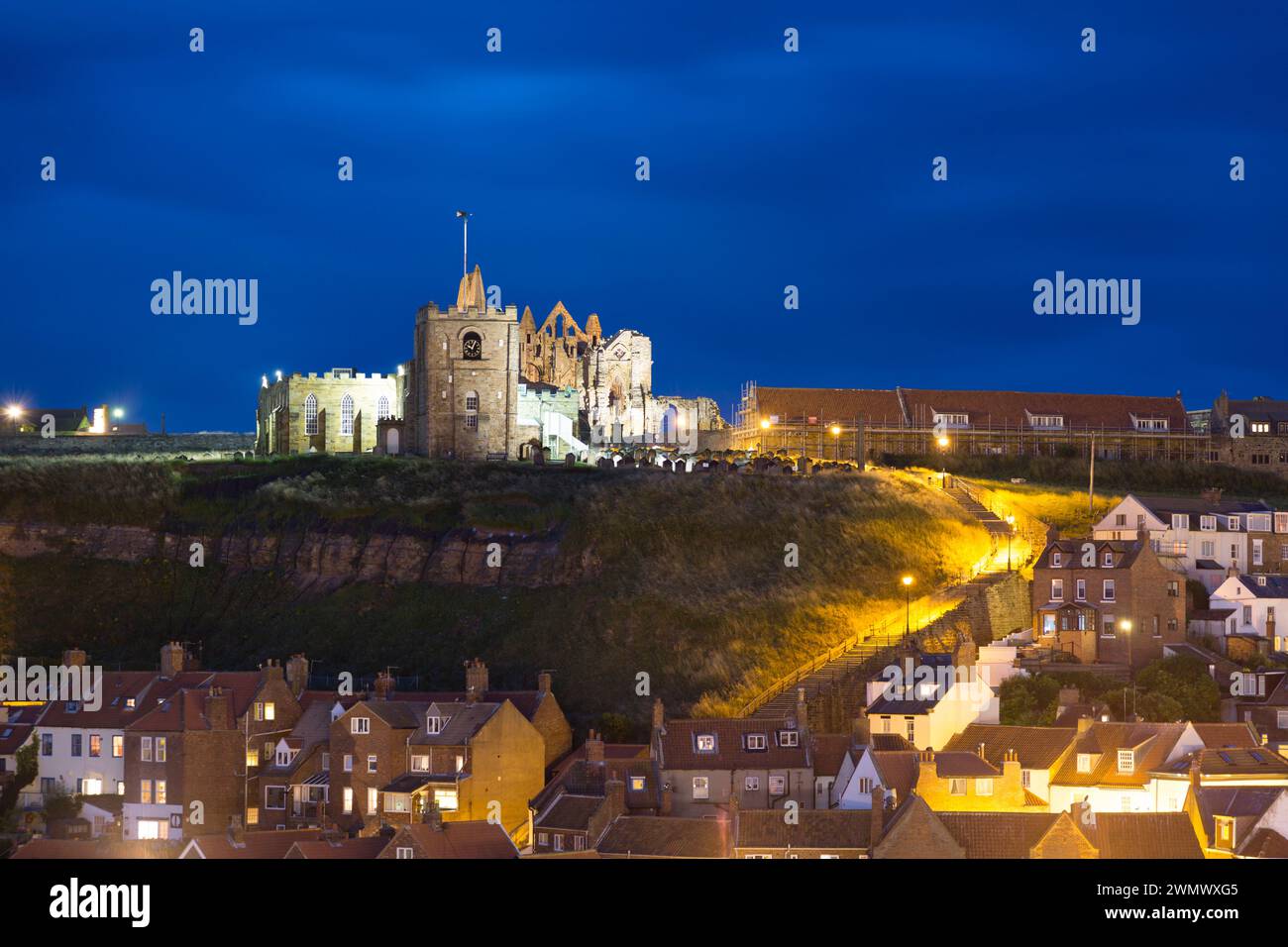 Abbey night view hi-res stock photography and images - Alamy