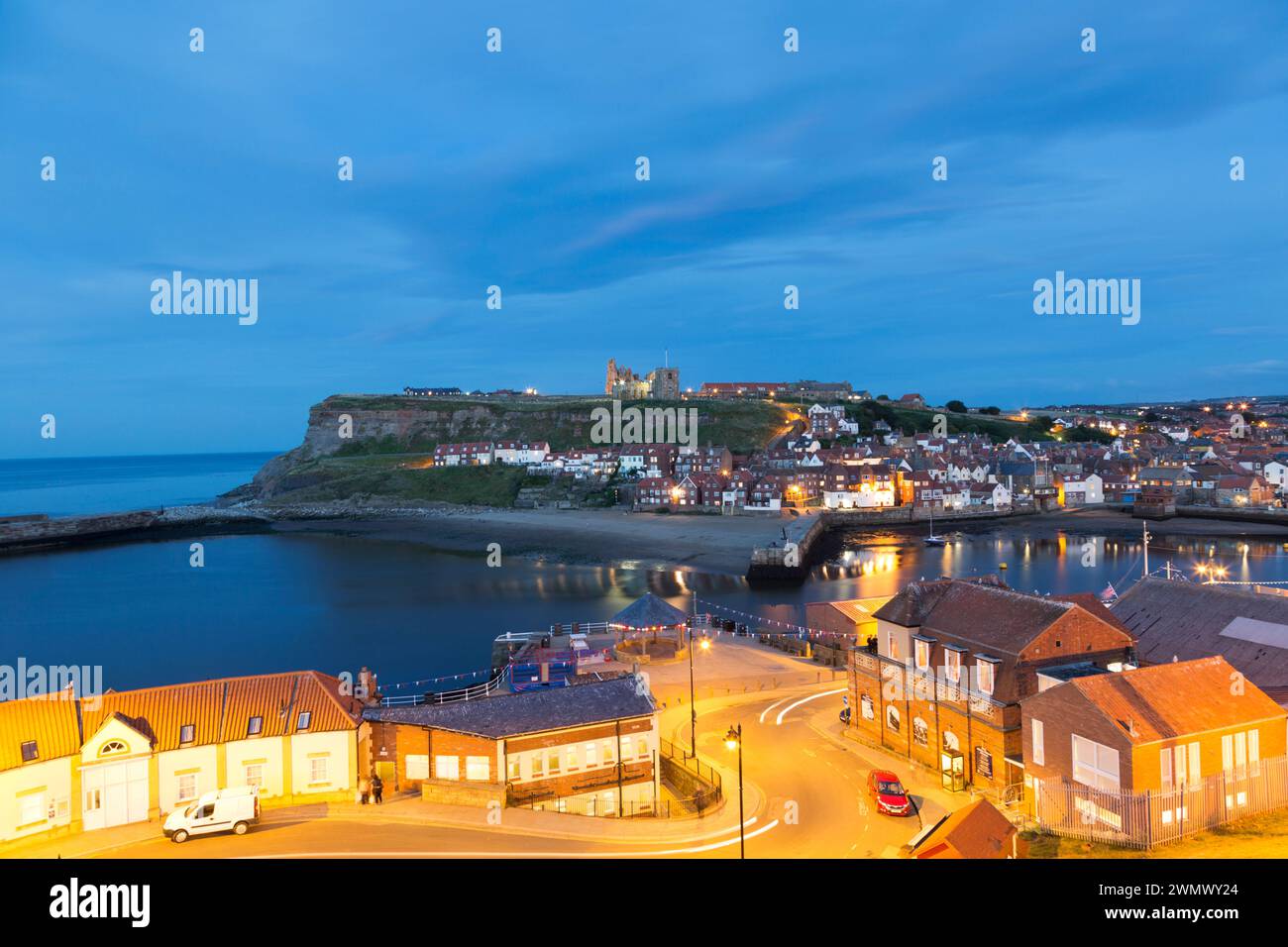 Night over the harbour hi-res stock photography and images - Alamy