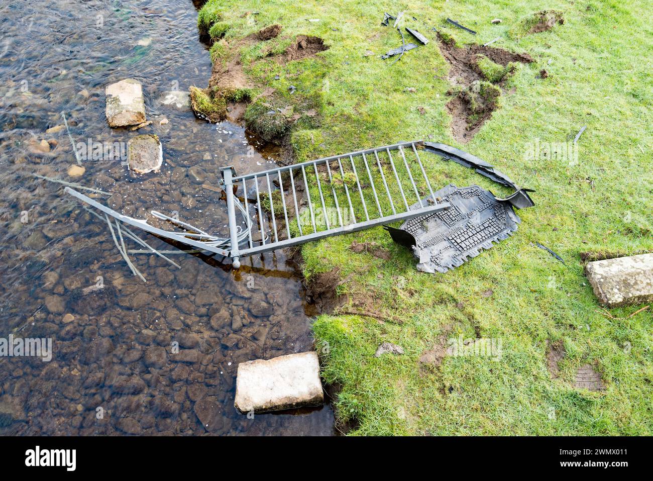 Extensive damage to railings and parapet at Mill Bridge,Station Rd,Long ...