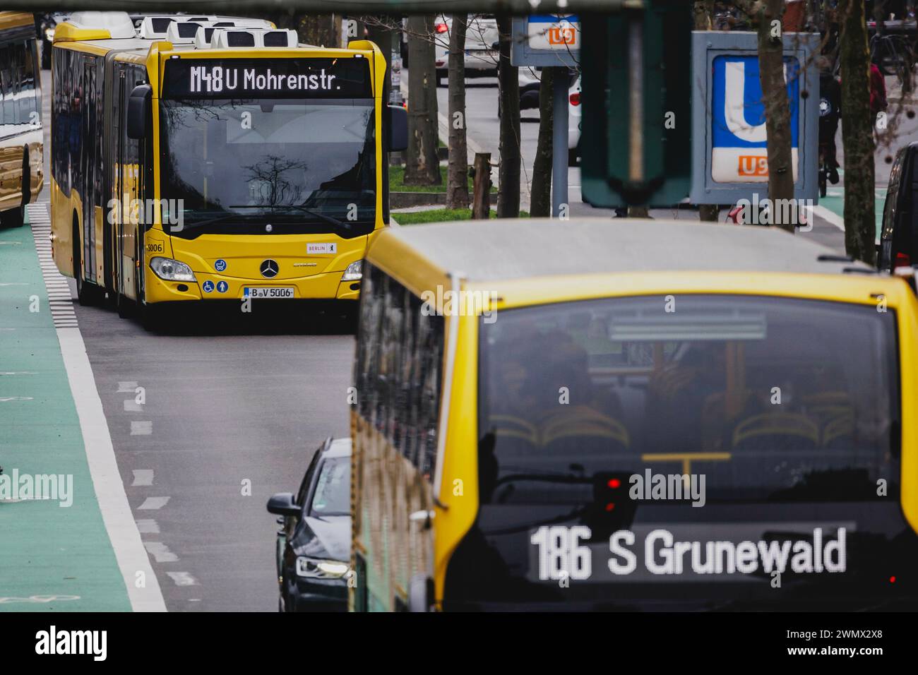 Bvg buses hi-res stock photography and images - Alamy