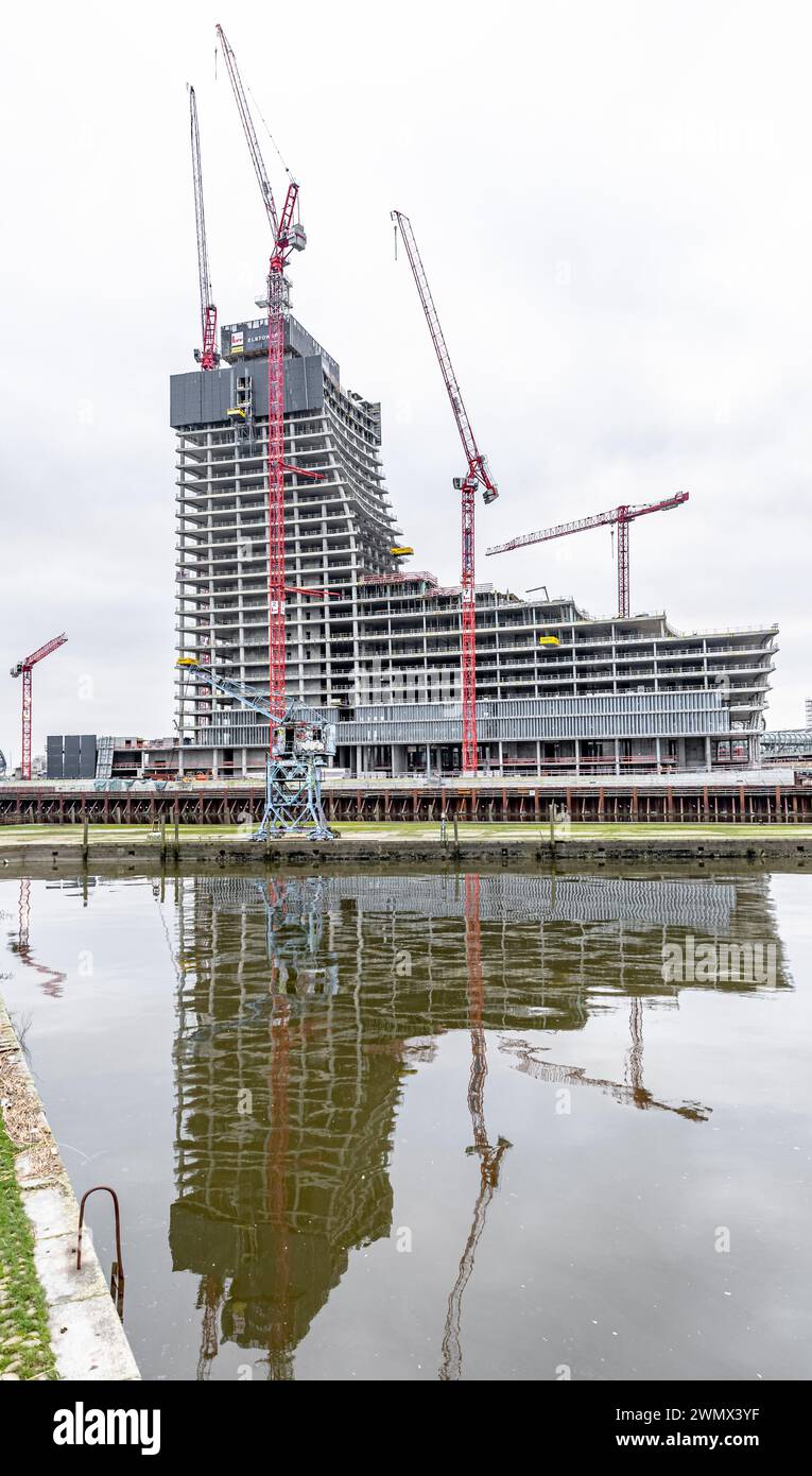 27 February 2024, Hamburg: View of the Elbtower construction site. At ...