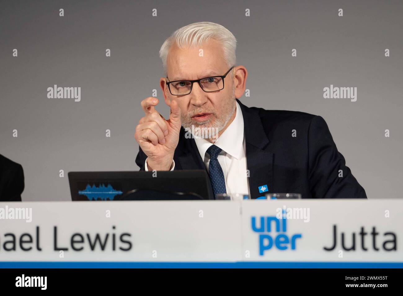 Michael LEWIS, Vorstandsvorsitzender, Chief Executive Officer CEO ...