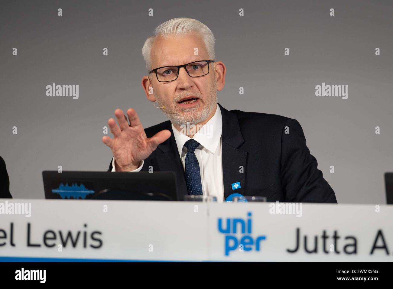 Michael LEWIS, Vorstandsvorsitzender, Chief Executive Officer CEO ...