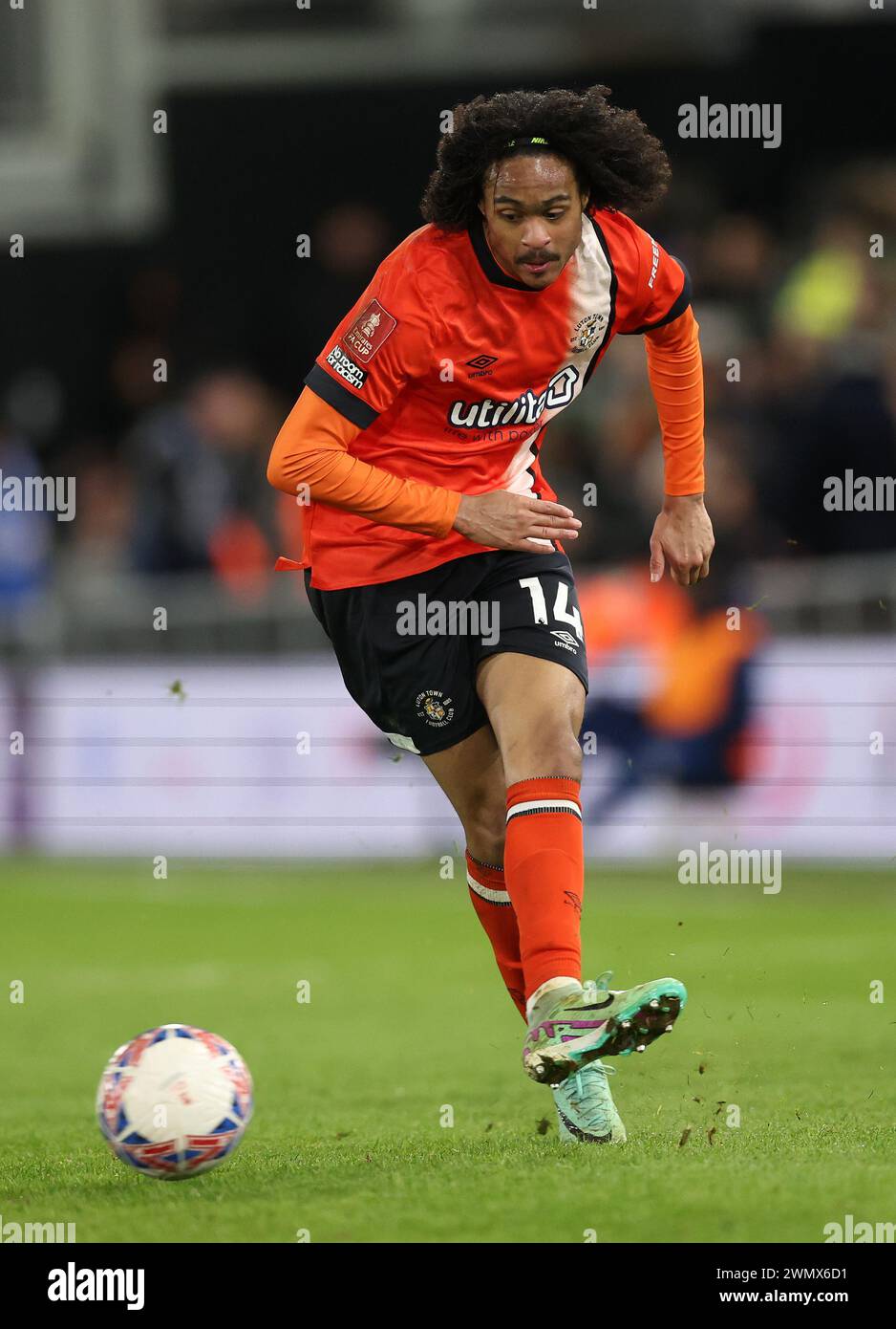 Tahith chong luton town hi-res stock photography and images - Alamy