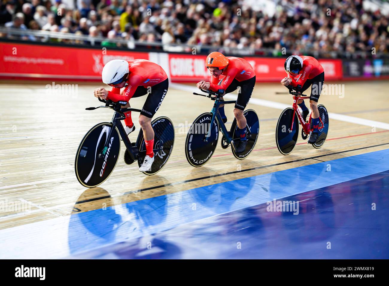 MANCHESTER, UNITED KINGDOM. 25th Feb, 24. FISHER Sam (centre) of Team ...
