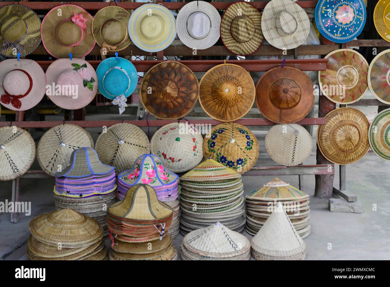 Burmese hats hi-res stock photography and images - Alamy