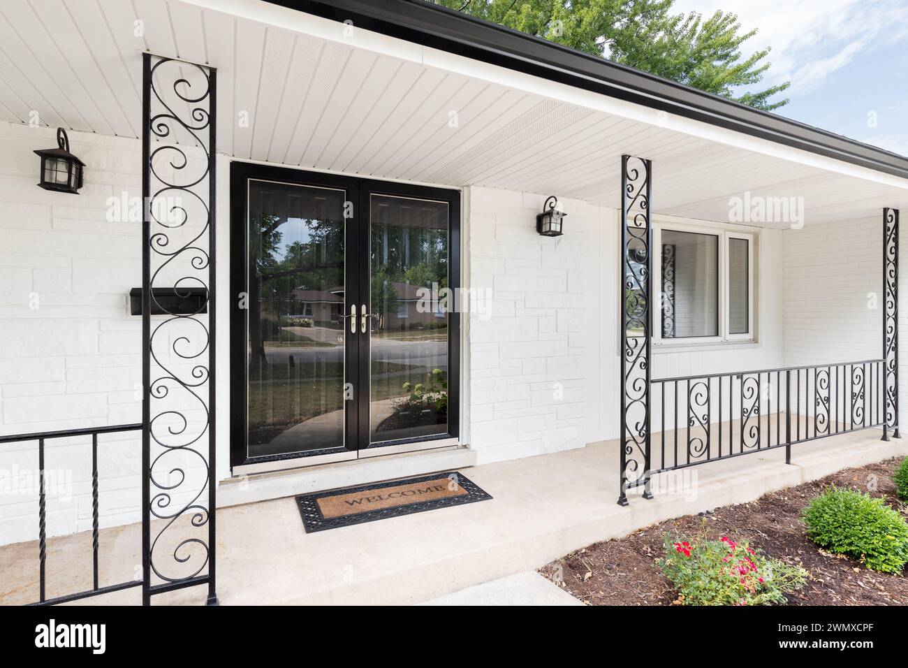 On Ranch Home Front Porch Rail 30 Porch Railing Ideas For A Stylish