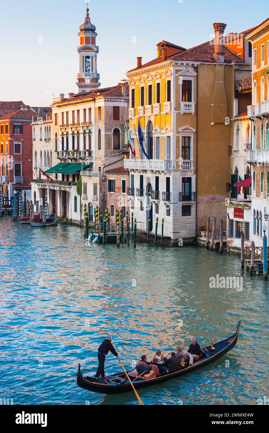 Gondola with jetty on the Grand Canal, empty, city trip, holiday ...
