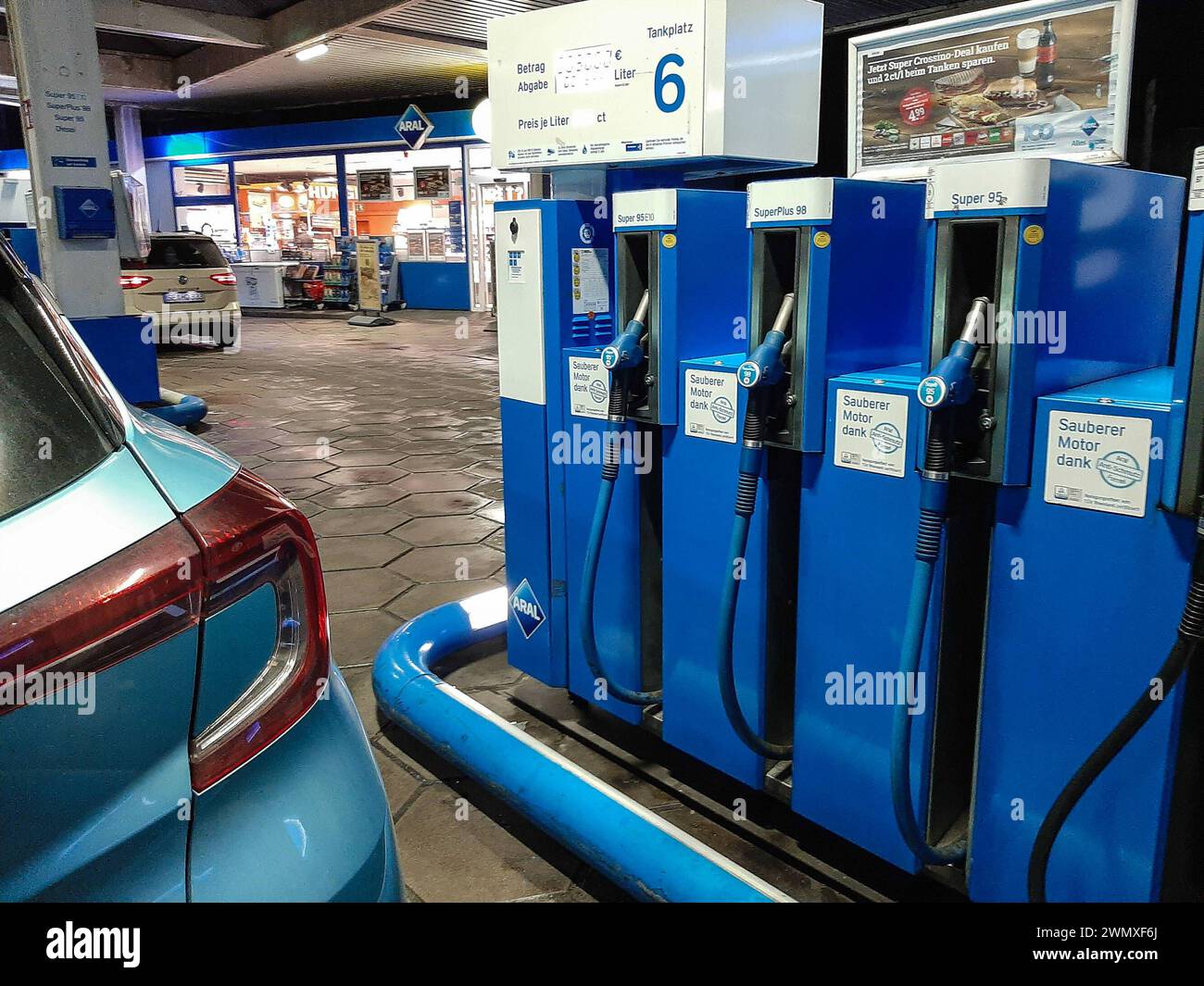 Aral Tanksäule *** Aral fuel pump Copyright: xLobeca/RHx Stock Photo ...