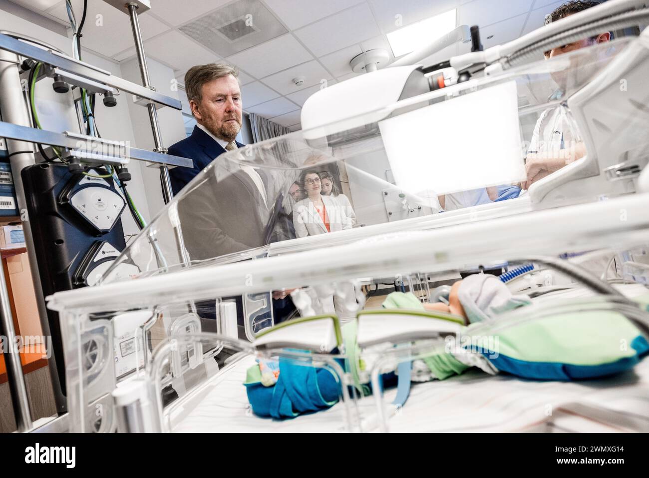 Neonatal intensive care unit hi-res stock photography and images - Alamy
